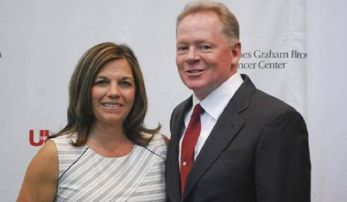 Becky Petrino: Biography, Early Life, Marriage to Bobby Petrino ...